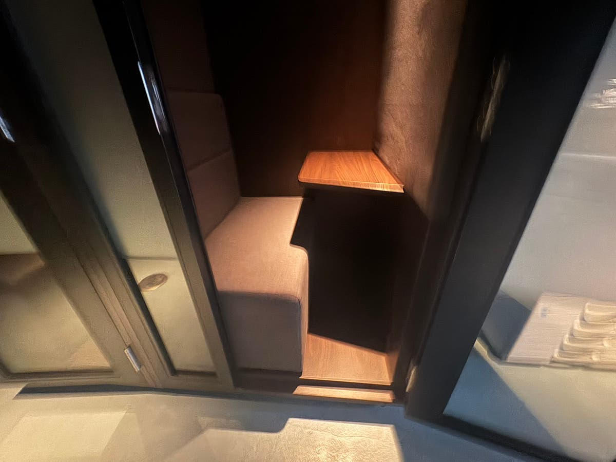 【1名個室ブース】八王子駅徒歩3分/受付スタッフ常駐で安心サポート◎/電源Wi-Fiフリードリンク完備/商談勉強会Web会議の写真17