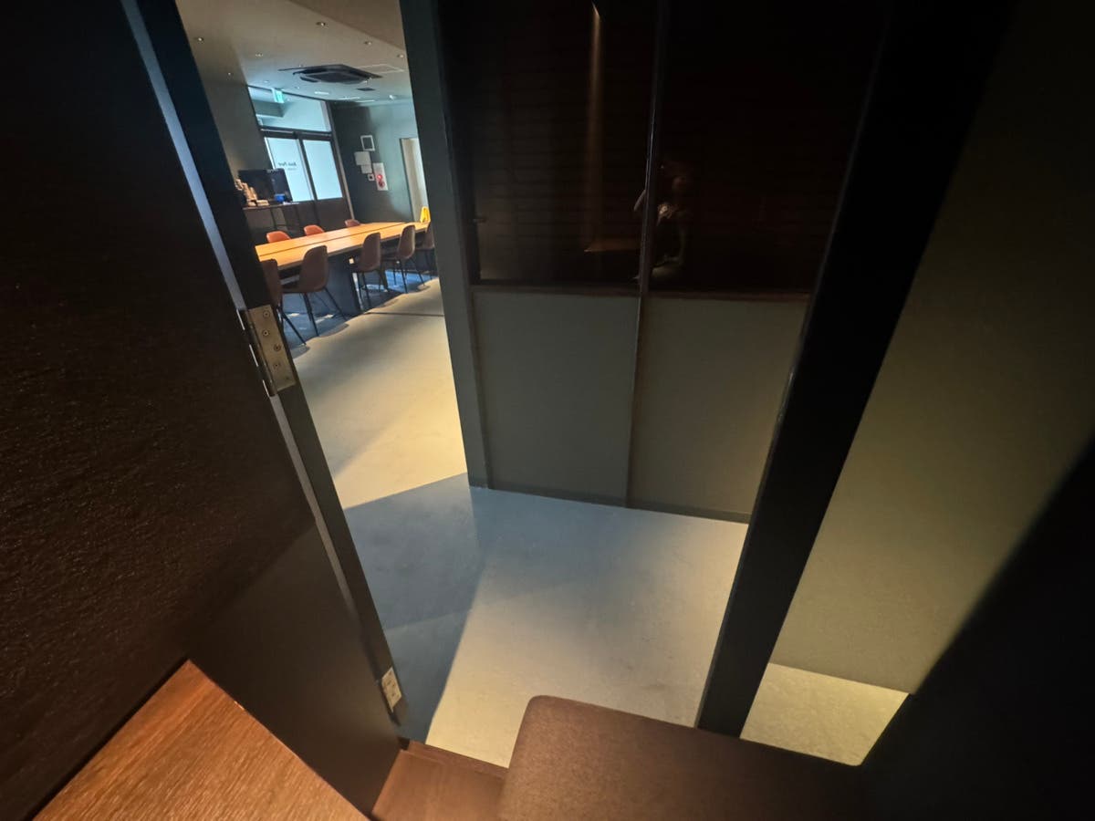 【1名個室ブース】八王子駅徒歩3分/受付スタッフ常駐で安心サポート◎/電源Wi-Fiフリードリンク完備/商談勉強会Web会議の写真4