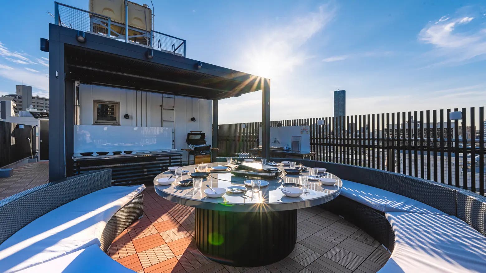 554_TERRACE-X／BASE池袋😍✨🍖歓送迎会🎊池袋徒歩10分🚶高級感✨あふれる屋上で大人BBQ🌞🔥の写真1