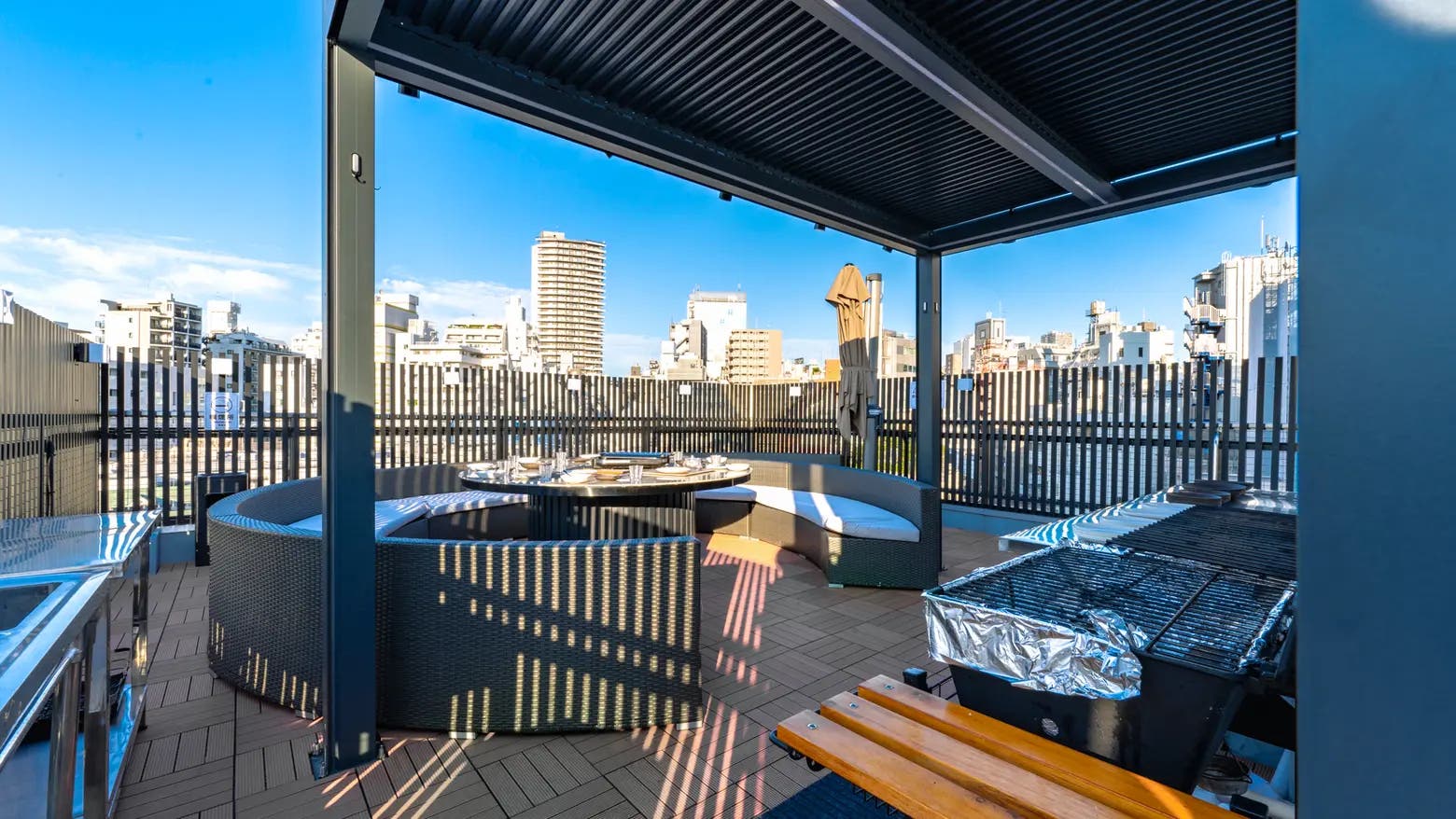 554_TERRACE-X／BASE池袋😍✨🍖歓送迎会🎊池袋徒歩10分🚶高級感✨あふれる屋上で大人BBQ🌞🔥の写真3