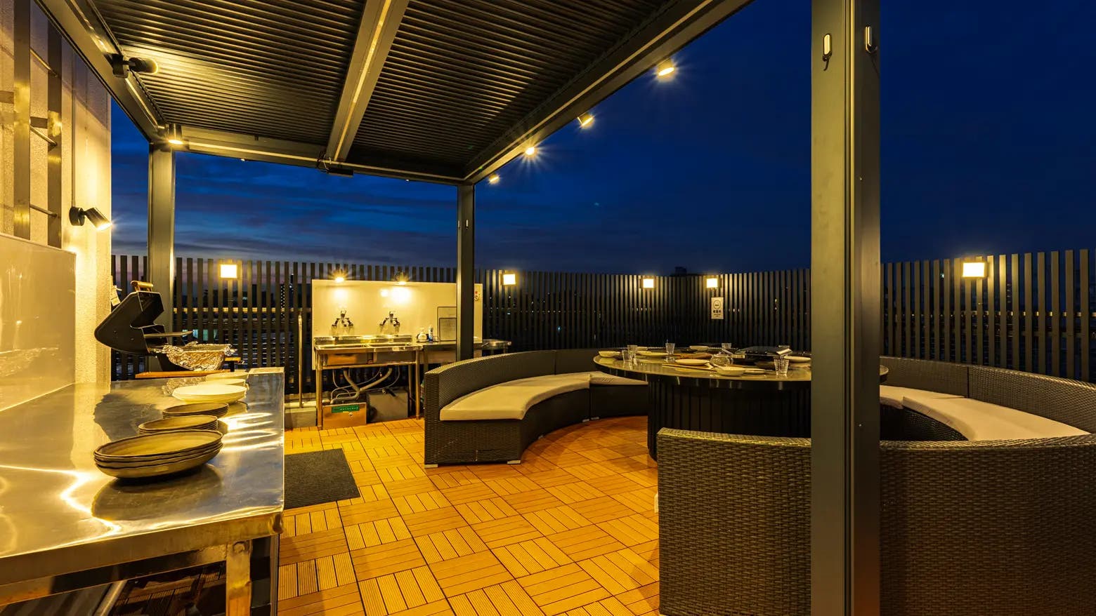 554_TERRACE-X／BASE池袋😍✨🍖歓送迎会🎊池袋徒歩10分🚶高級感✨あふれる屋上で大人BBQ🌞🔥の写真4