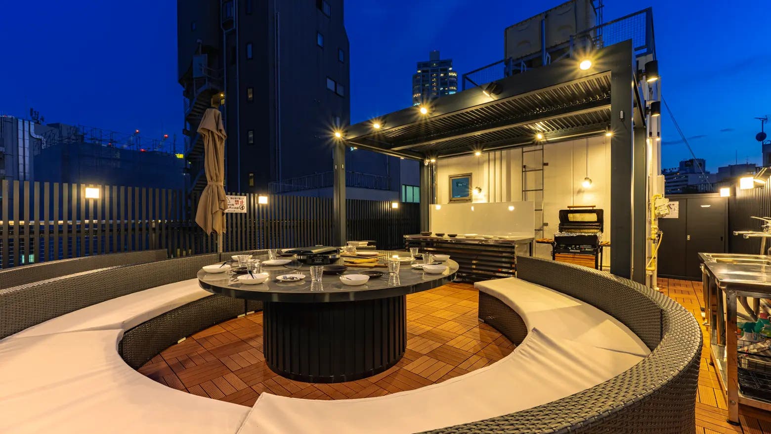 554_TERRACE-X／BASE池袋😍✨🍖歓送迎会🎊池袋徒歩10分🚶高級感✨あふれる屋上で大人BBQ🌞🔥の写真10