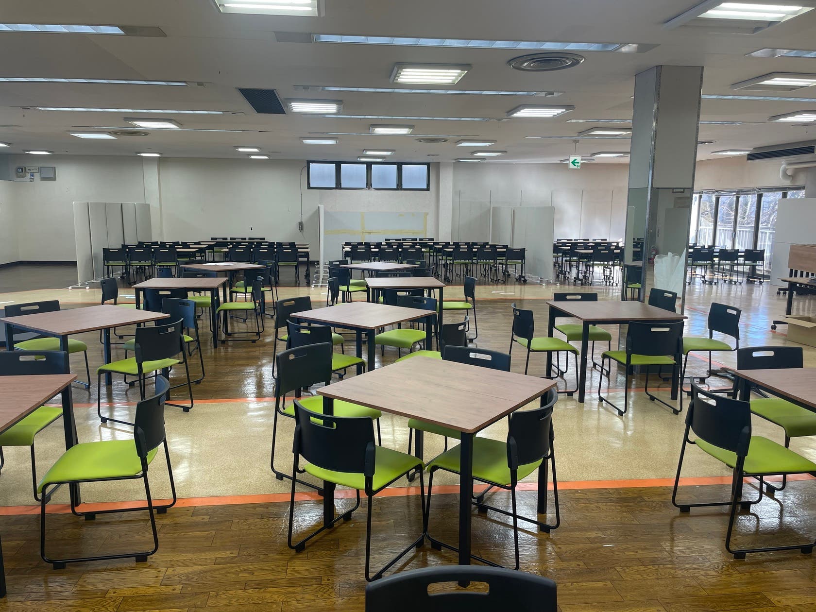 イベントステージ付き ワンフロア約700平米の多目的スペースの写真6