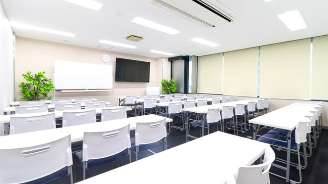 【なんば駅31番出口徒歩1分!44名】超大型モニター・10Gbps光回線・WiFi全て無料!ふれあい貸し会議室 なんばNo139の写真1