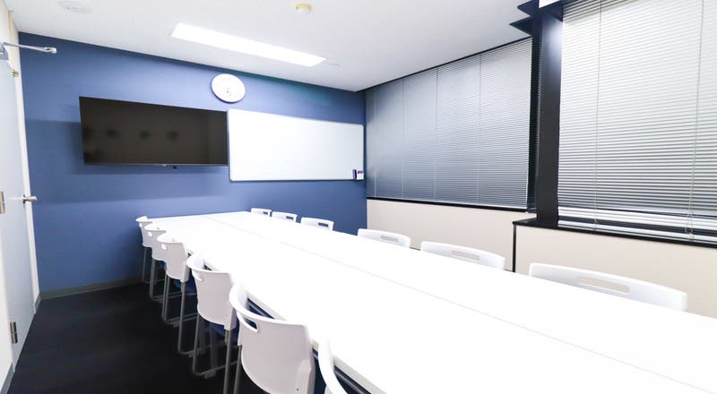 【なんば駅31番出口徒歩1分！12名】50型モニター・10Gbps光回線・WiFi全て無料！ふれあい貸し会議室 なんばNo140