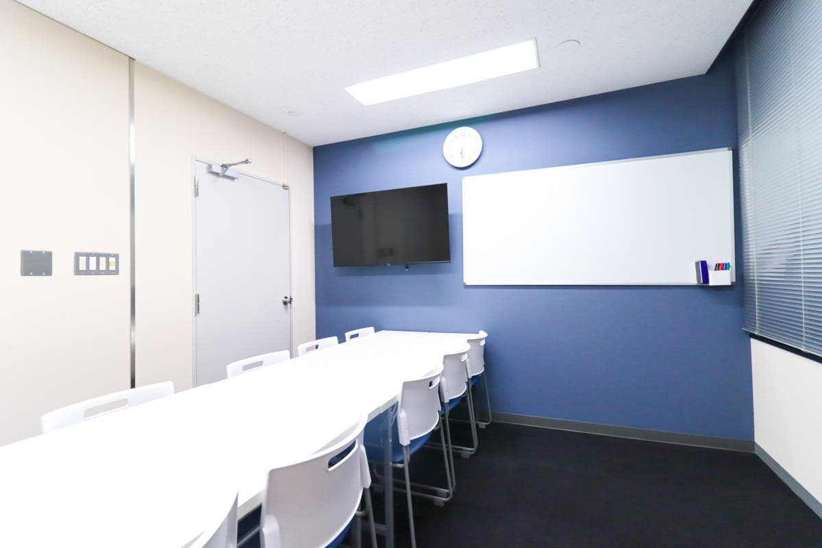 【なんば駅31番出口徒歩1分！12名】50型モニター・10Gbps光回線・WiFi全て無料！ふれあい貸し会議室 なんばNo140の写真3