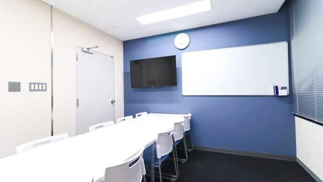 【なんば駅31番出口徒歩1分!12名】50型モニター・10Gbps光回線・WiFi全て無料!ふれあい貸し会議室 なんばNo140の写真3