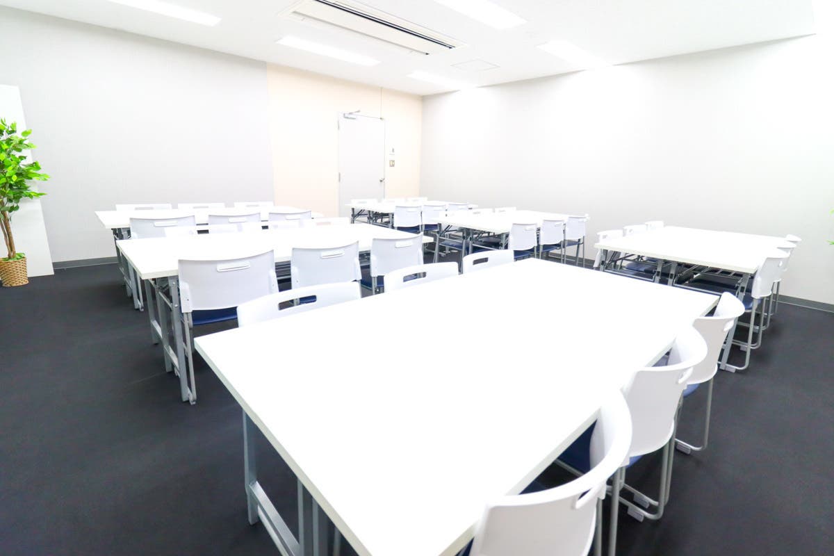 【なんば駅31番出口徒歩1分！44名】超大型モニター・10Gbps光回線・WiFi全て無料！ふれあい貸し会議室 なんばNo139の写真16