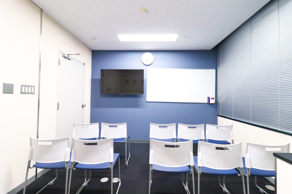【なんば駅31番出口徒歩1分！12名】50型モニター・10Gbps光回線・WiFi全て無料！ふれあい貸し会議室 なんばNo140の写真6