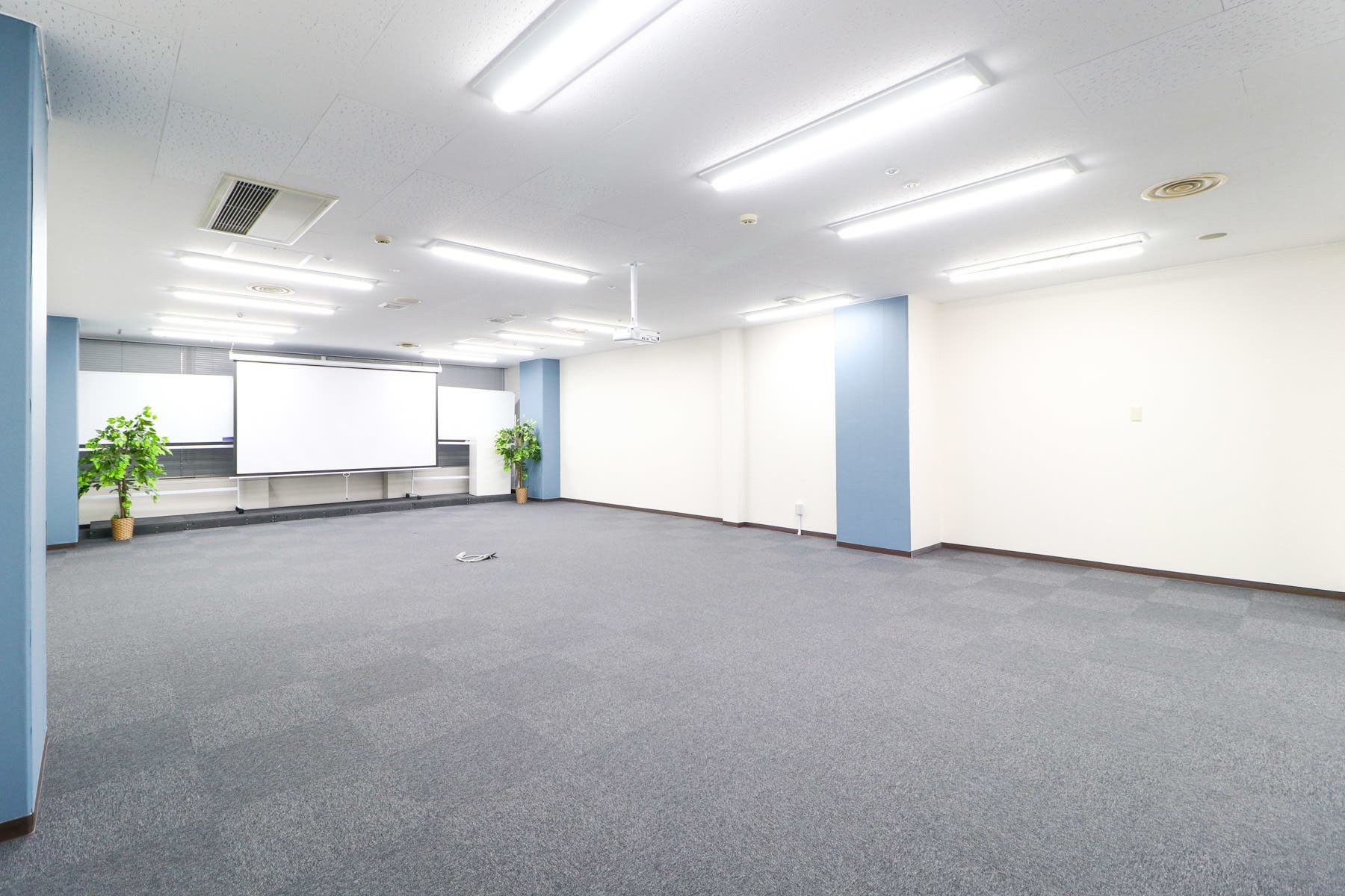 【梅田駅地下直結！大阪駅前第２ビル！108名！】プロジェクター・ホワイトボード・WiFi無料！ふれあい貸し会議室 梅田No141の写真23