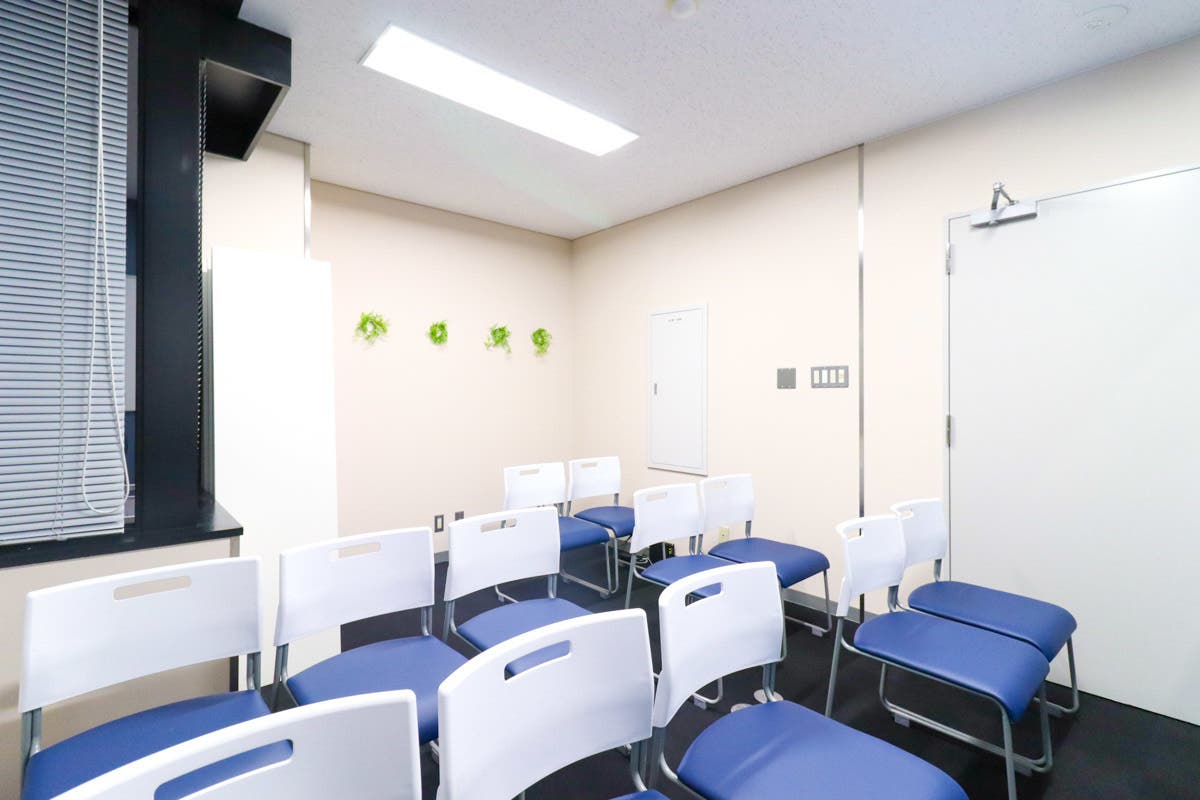 【なんば駅31番出口徒歩1分！12名】50型モニター・10Gbps光回線・WiFi全て無料！ふれあい貸し会議室 なんばNo140の写真8