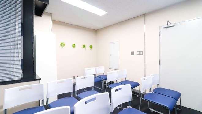 【なんば駅31番出口徒歩1分!12名】50型モニター・10Gbps光回線・WiFi全て無料!ふれあい貸し会議室 なんばNo140の写真8