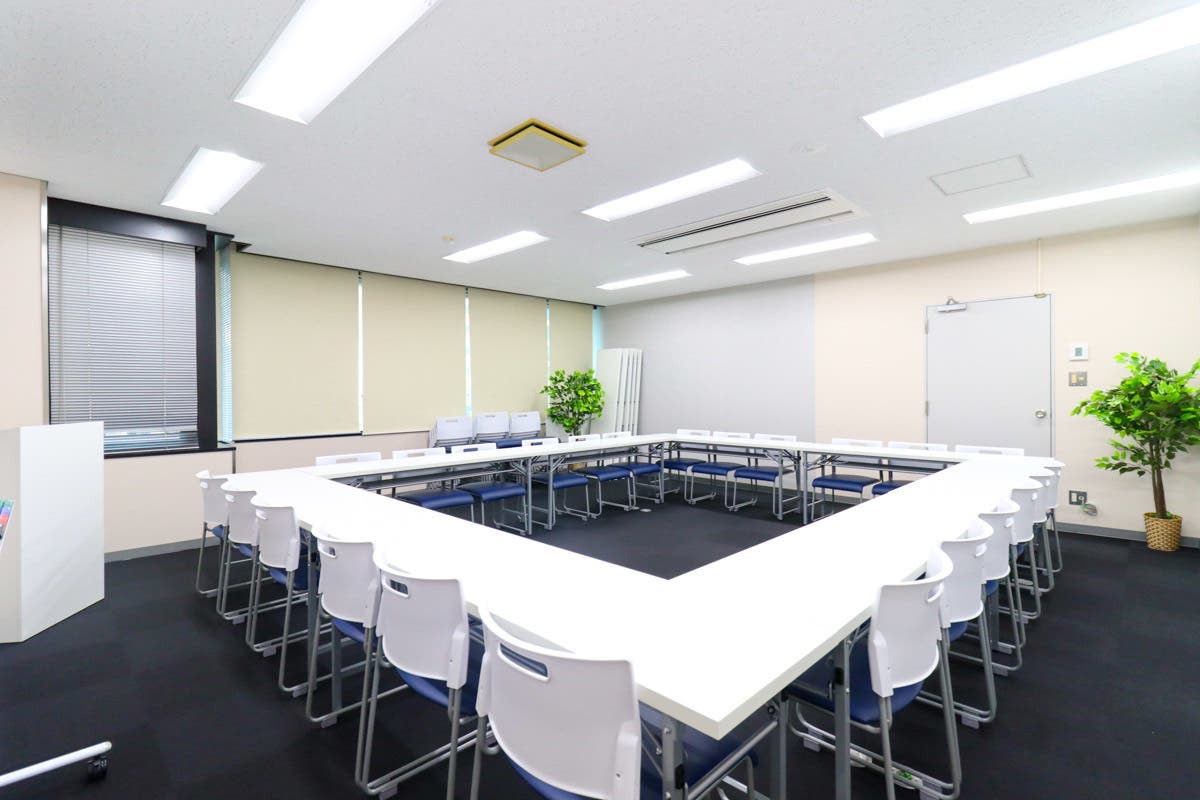 【なんば駅31番出口徒歩1分！44名】超大型モニター・10Gbps光回線・WiFi全て無料！ふれあい貸し会議室 なんばNo139の写真26