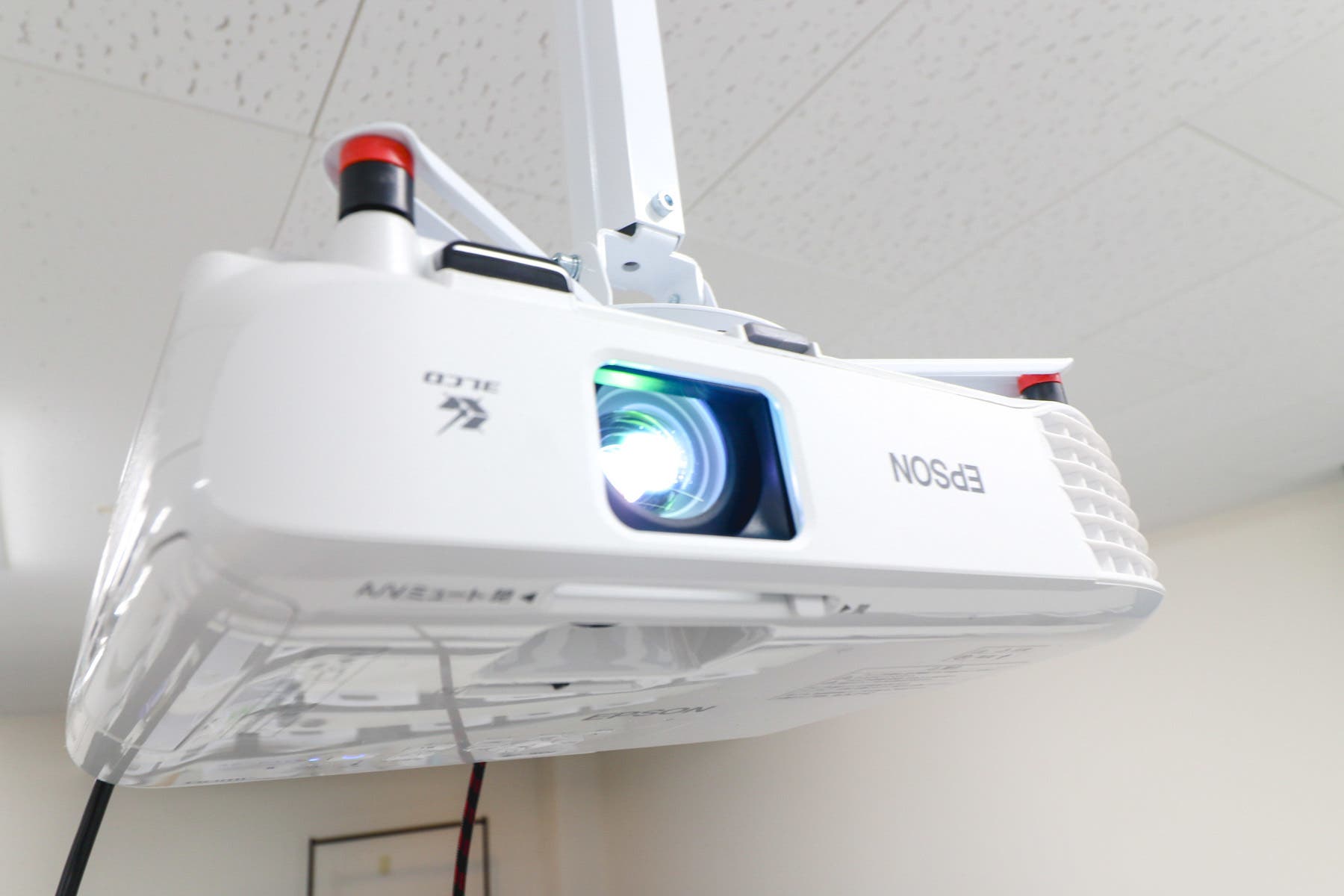 【梅田駅地下直結！大阪駅前第２ビル！108名！】プロジェクター・ホワイトボード・WiFi無料！ふれあい貸し会議室 梅田No141の写真26