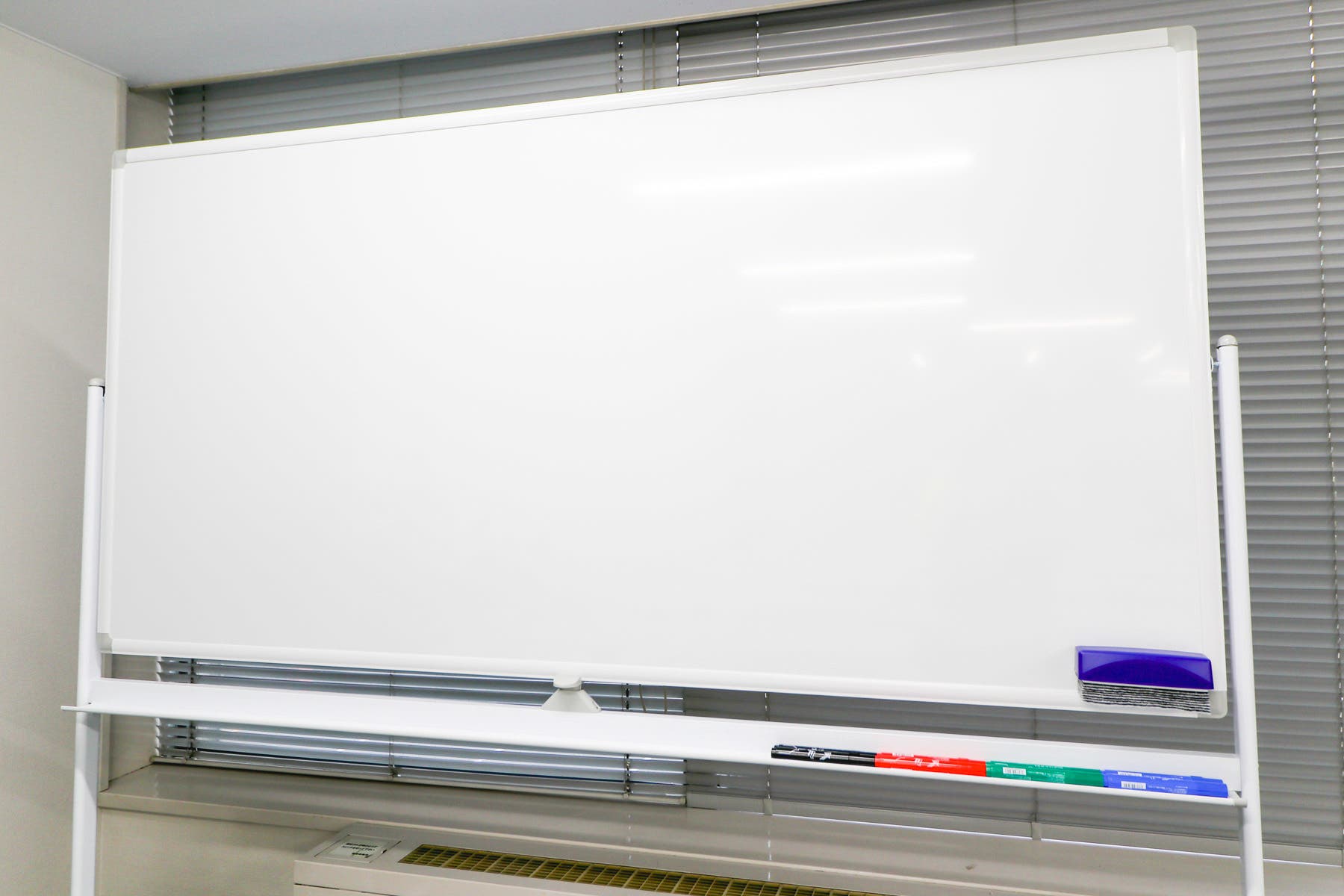 【梅田駅地下直結！大阪駅前第２ビル！108名！】プロジェクター・ホワイトボード・WiFi無料！ふれあい貸し会議室 梅田No141の写真28