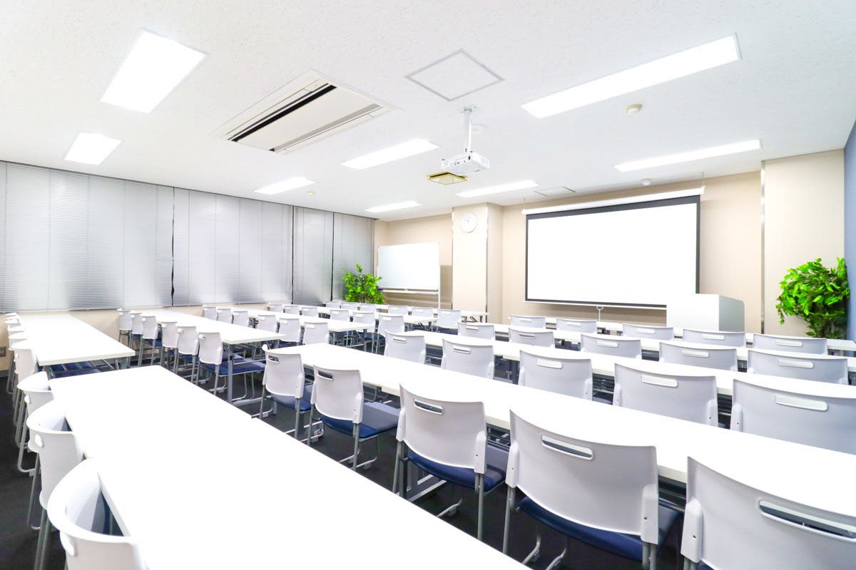 【なんば駅31番出口徒歩1分！56名】プロジェクター・10Gbps光回線・WiFi全て無料！ふれあい貸し会議室 なんばNo138の写真3