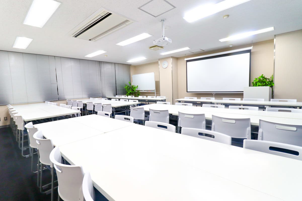 【なんば駅31番出口徒歩1分！56名】プロジェクター・10Gbps光回線・WiFi全て無料！ふれあい貸し会議室 なんばNo138の写真8