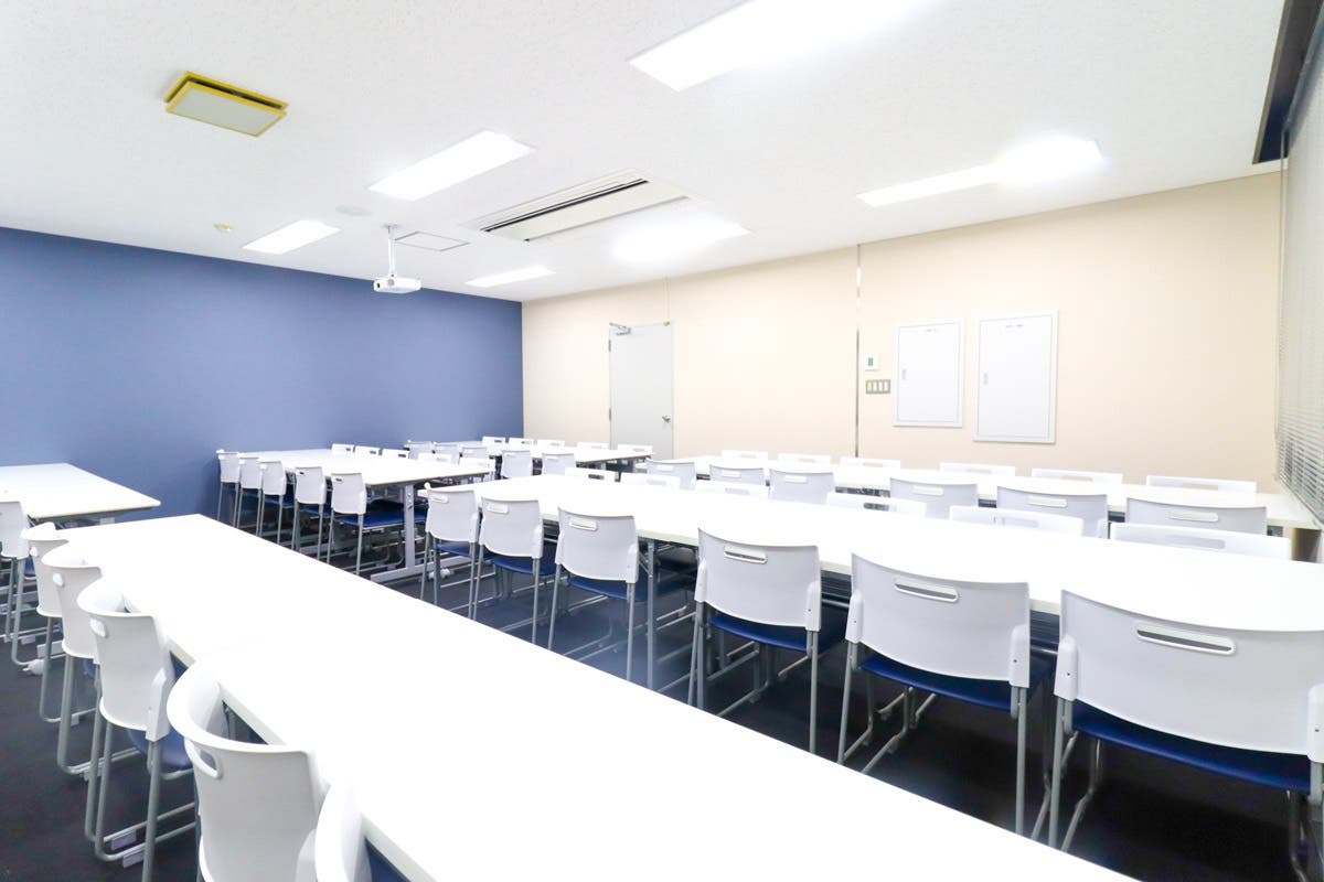 【なんば駅31番出口徒歩1分！56名】プロジェクター・10Gbps光回線・WiFi全て無料！ふれあい貸し会議室 なんばNo138の写真10