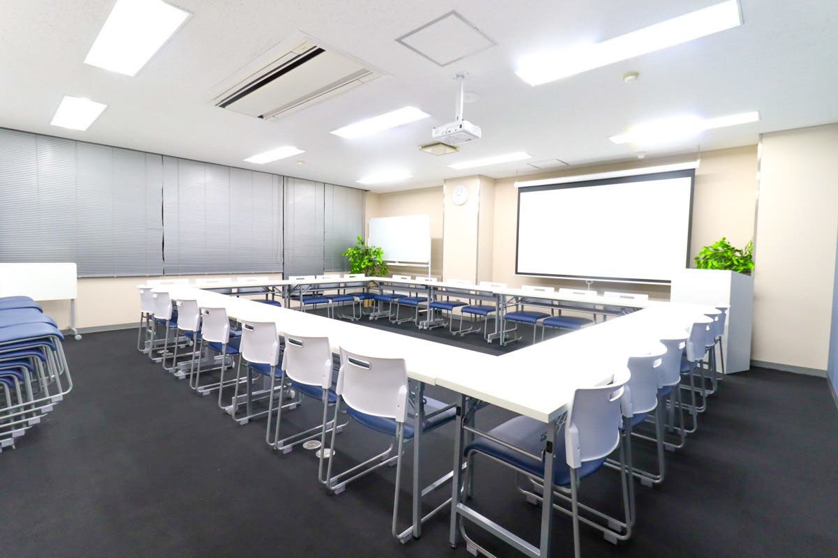 【なんば駅31番出口徒歩1分！56名】プロジェクター・10Gbps光回線・WiFi全て無料！ふれあい貸し会議室 なんばNo138の写真13