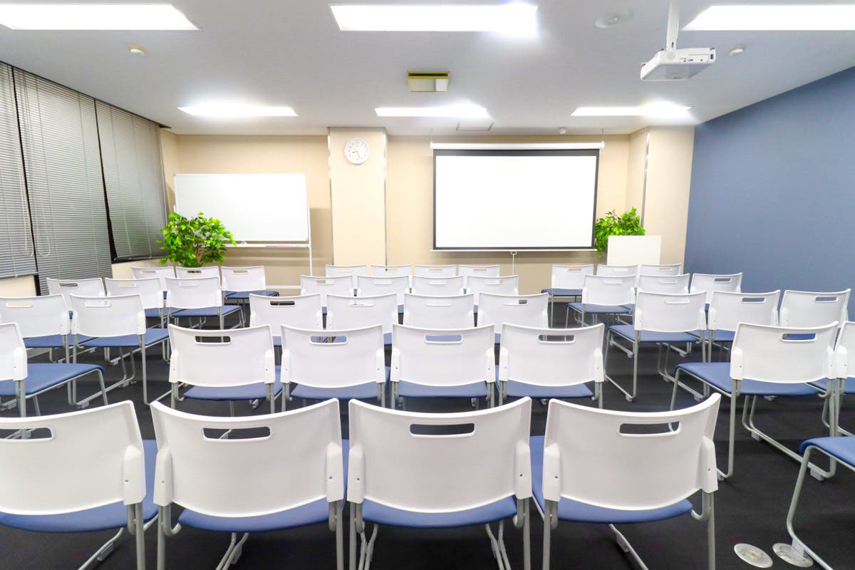 【なんば駅31番出口徒歩1分！56名】プロジェクター・10Gbps光回線・WiFi全て無料！ふれあい貸し会議室 なんばNo138の写真18