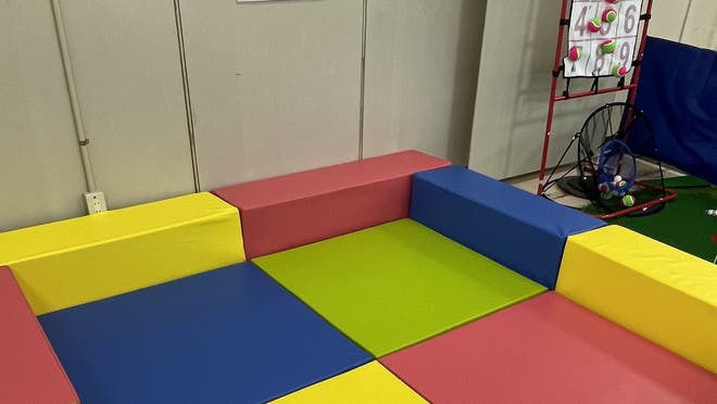 イベントステージ付き ワンフロア約700平米の多目的スペースの写真15