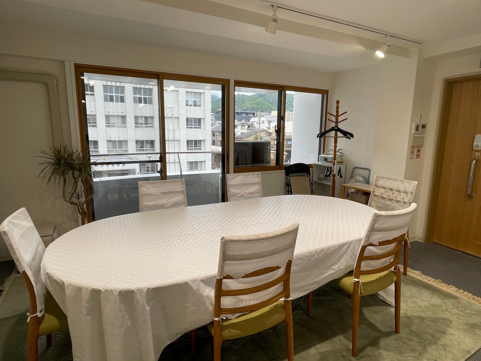 阪神御影駅より徒歩5分、55平米の広々スペース。自習室、貸教室、ギャラリー。定期利用募集中！の写真5