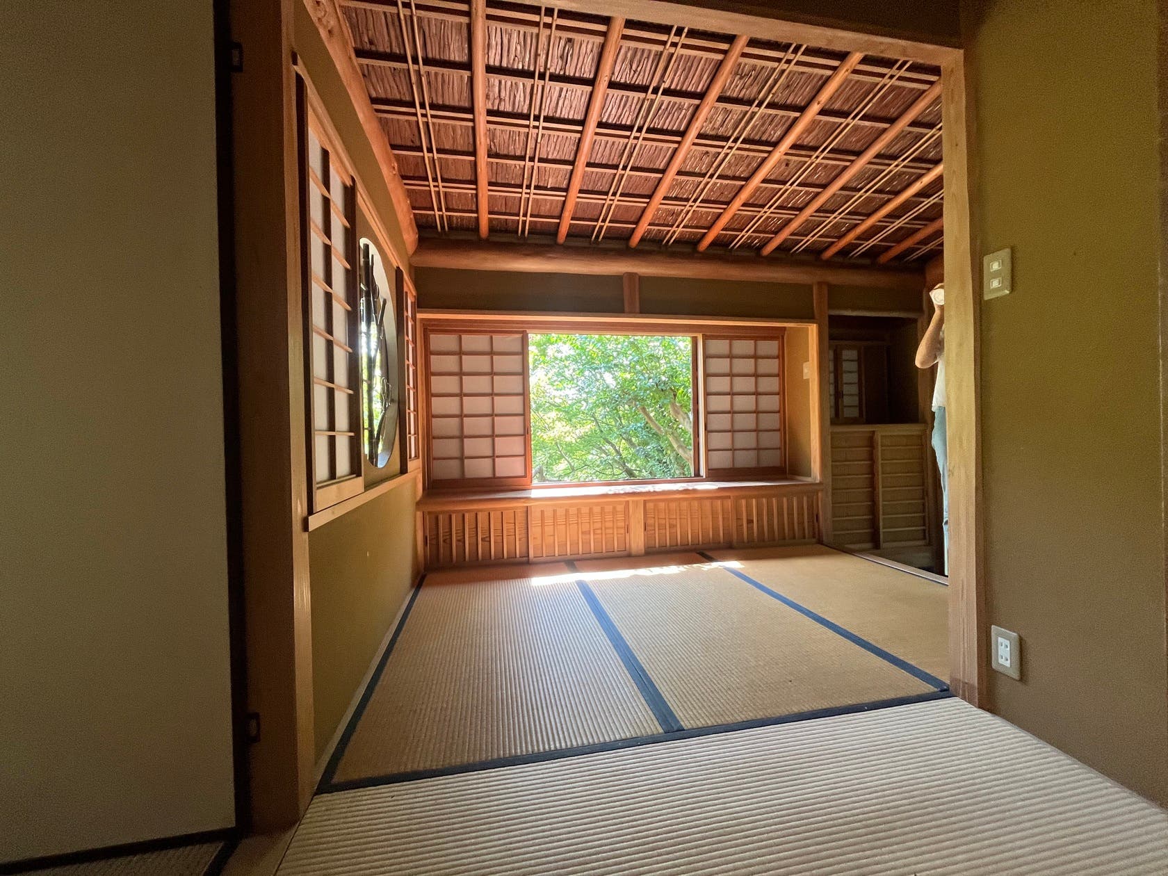 800坪の日本庭園と数寄屋造の茶室に遊ぶの写真2