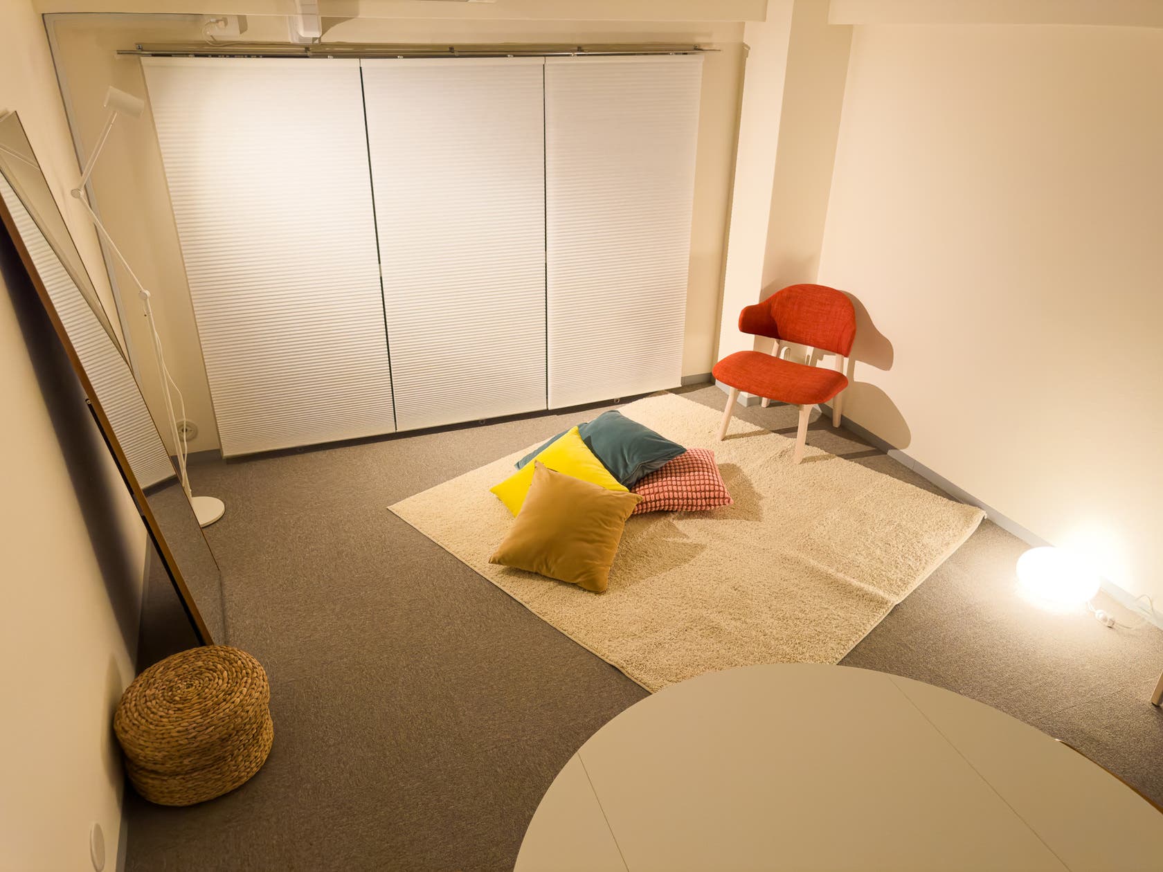 ⭕️価格改定⭕️🎉５時間パックが超お得✨新宿三丁目・四ツ谷１駅🌿穏やか｜丸テーブル・ラグ｜パーティ・ワーク・ゲーム・推し活の写真11