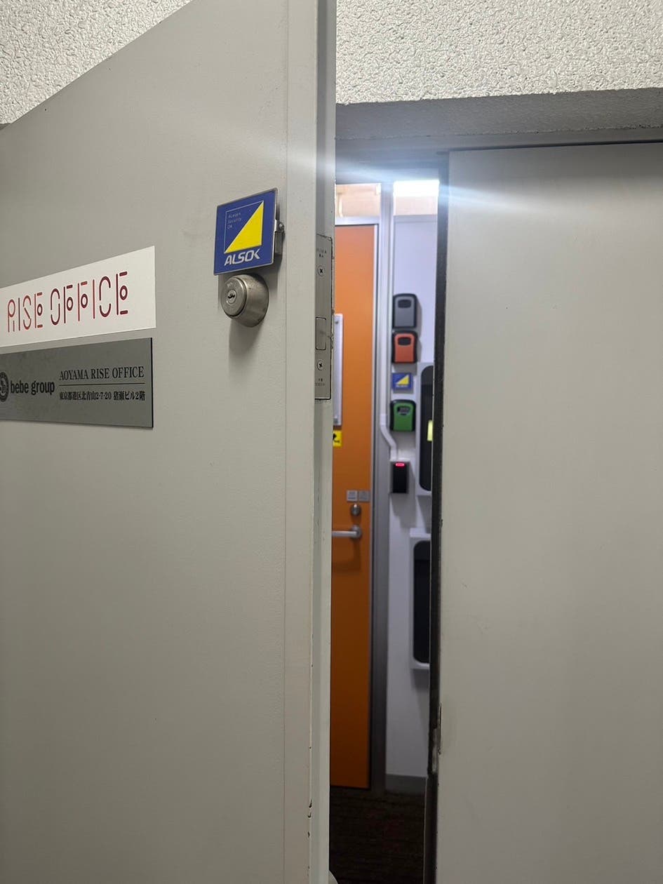 ✨期間限定！特別料金✨外苑前駅から徒歩１分✅当日予約可能！✅駅近＆リーズナブル！✅シンプル会議室✅少人数での打ち合わせの写真6