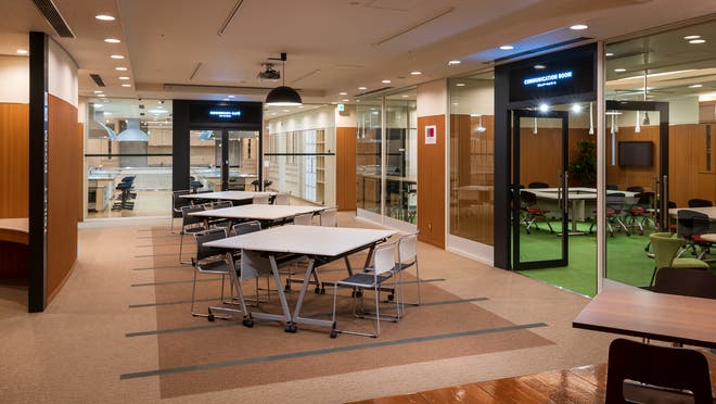 熊本市役所すぐ近く!フリードリンク、Wi-Fi有りで快適な仕事環境完備の写真1