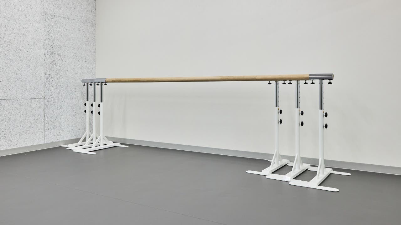 【スタジオ１】東武練馬駅2分／広さ50.4㎡、鏡幅9.9mの中型レンタルスタジオ／バレエ用リノリウム床／各種教室利用におすすめの写真9