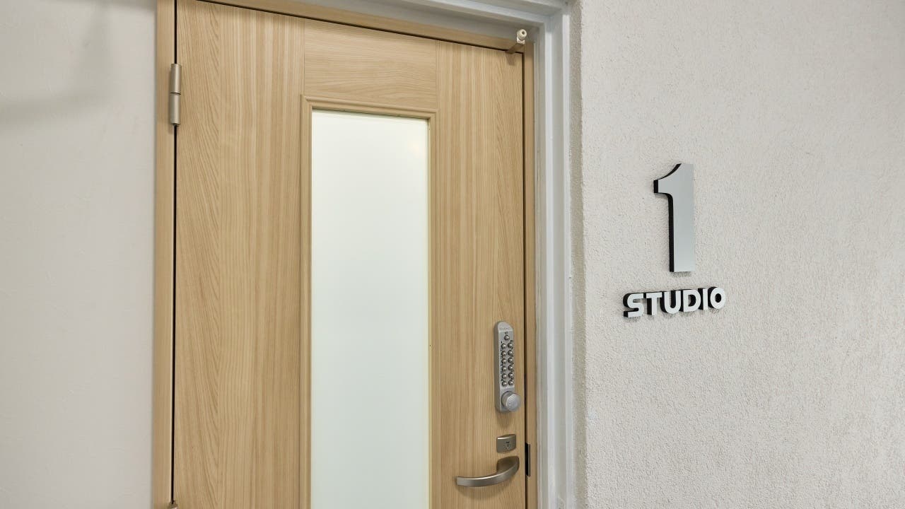 【スタジオ１】東武練馬駅2分／広さ50.4㎡、鏡幅9.9mの中型レンタルスタジオ／バレエ用リノリウム床／各種教室利用におすすめの写真12