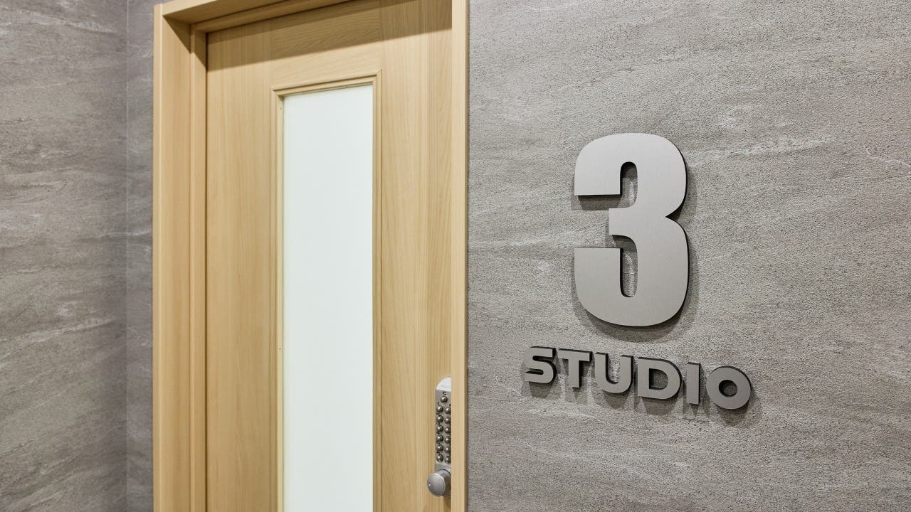 【スタジオ３】東武練馬駅2分／広さ15.5㎡、鏡幅3.6mの小型レンタルスタジオ／個人練習や少人数でのレッスン等におすすめの写真10