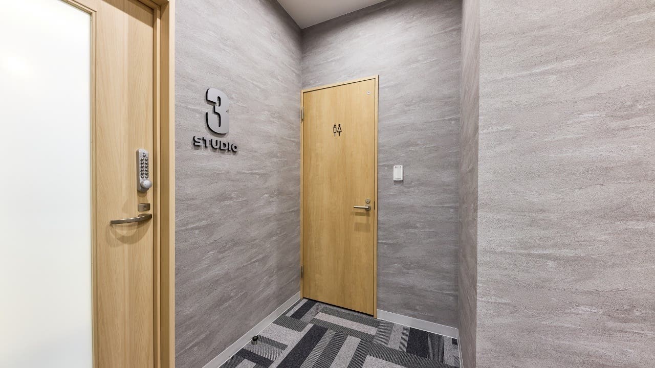 【スタジオ２】東武練馬駅2分／広さ19.8㎡、鏡幅5.4mの小型レンタルスタジオ／個人練習や少人数でのレッスン等におすすめの写真11