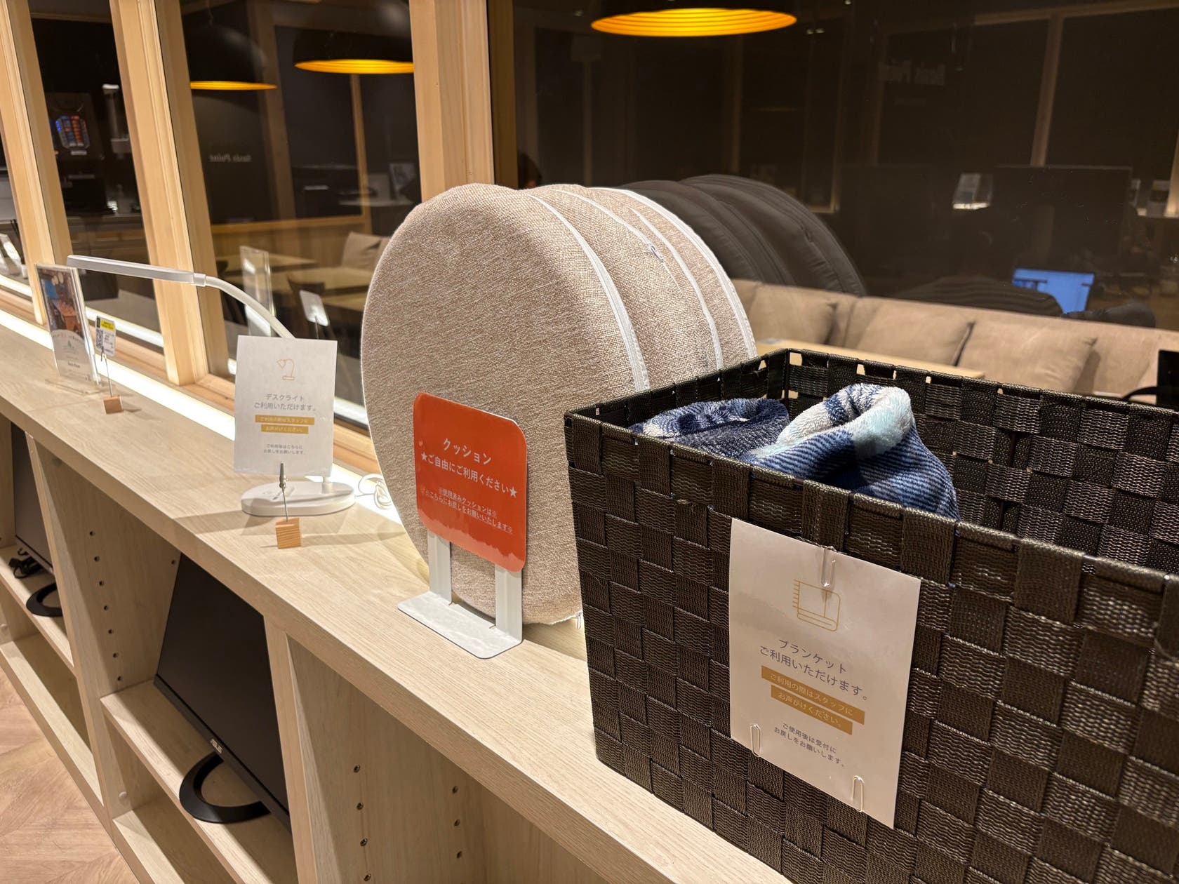 【オープン席】吉祥寺駅徒歩1分！フリードリンク/Wi-Fi/充電器/テレワークやWeb会議に最適◎の写真6