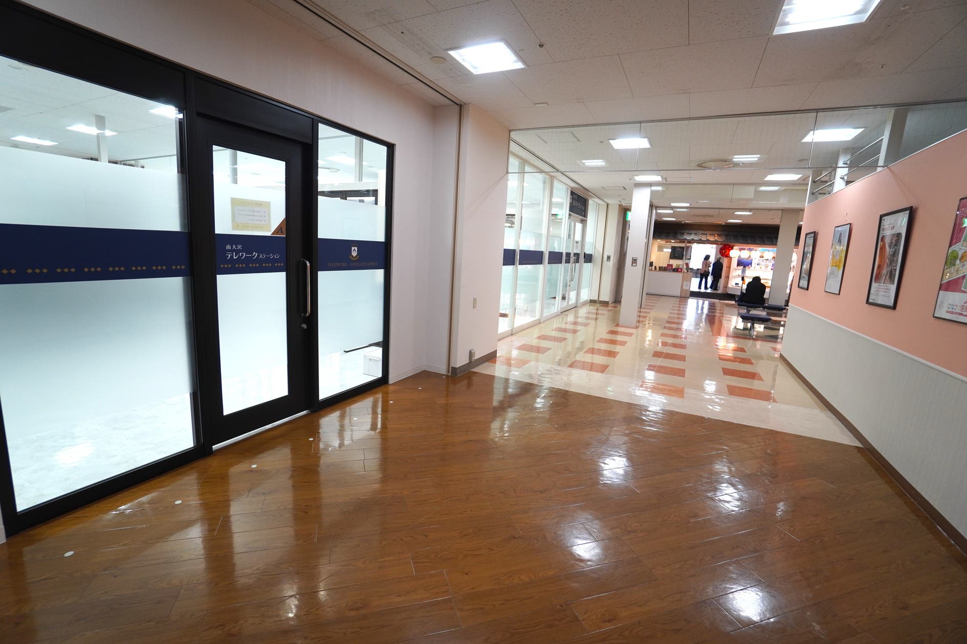 ＜南大沢テレワークステーション ブースC＞完全個室ワークブース💼光回線Wi-Fi📶電源🔌テレワーク/ZOOM/面接/自習の写真8