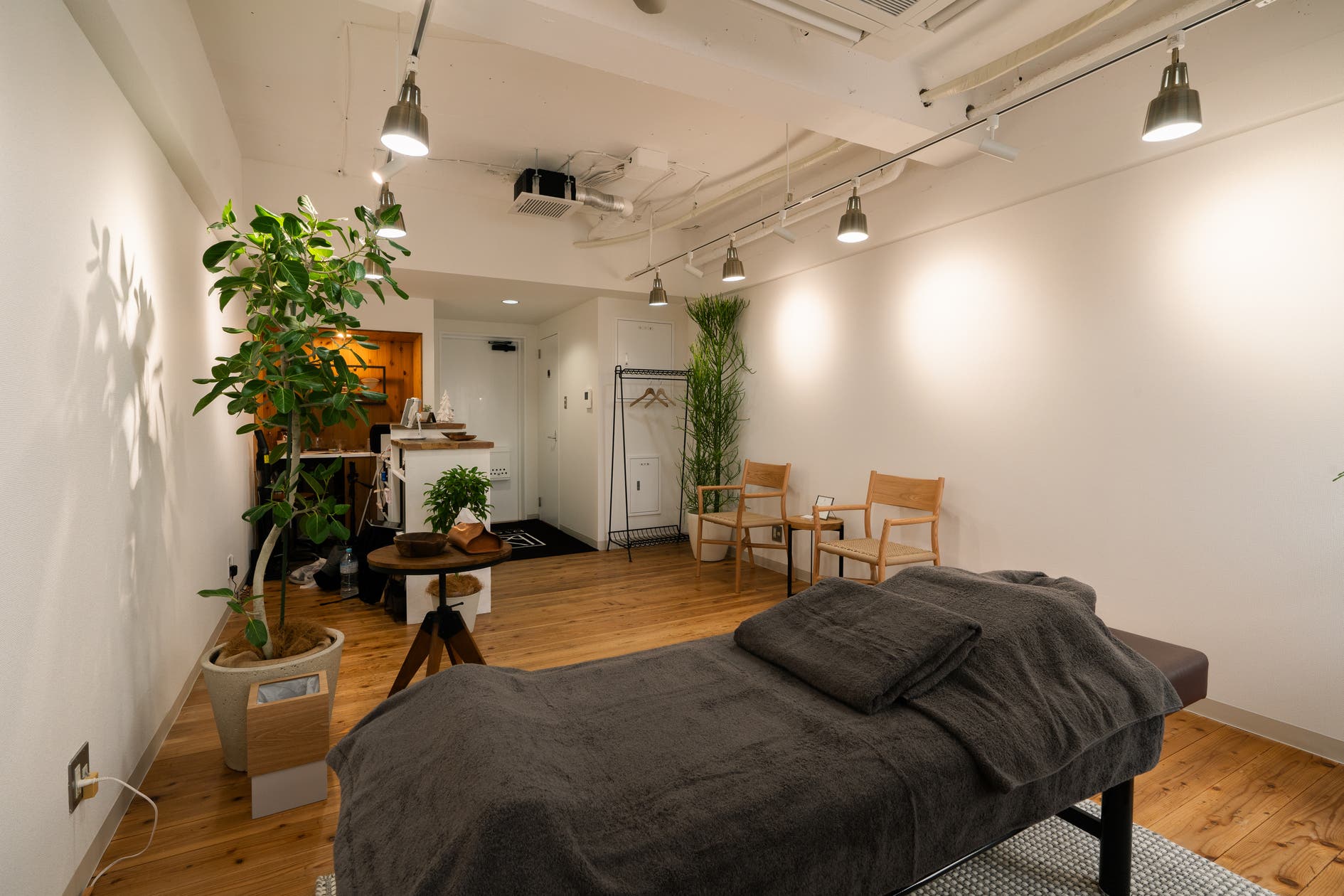 整体・勉強会・施術研修など|1日貸し可|完全個室|最大7人収容の写真1