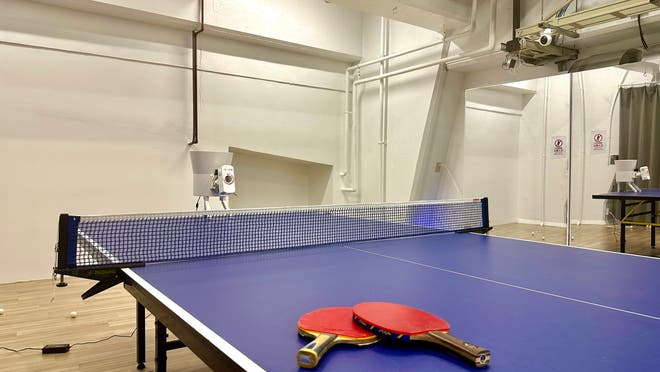 B1|マシーン付き卓球ルーム|卓球練習・レッスン・イベントにおすすめ|個室空間の写真1