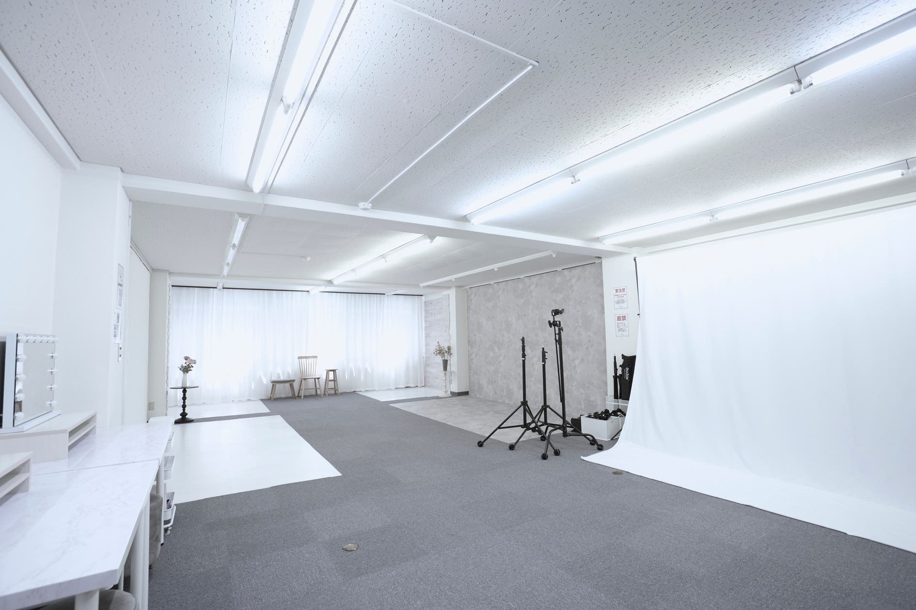 ✨特別割引✨白ホリ｜シンプル背景6種｜機材無料｜自然光｜24h｜広々90㎡｜銀座･日本橋エリア5駅徒歩圏｜業務用エアコン完備の写真2