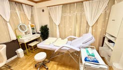神戸三宮駅5分!完全個室レンタルサロン💛エステ・マッサージ・整体・ネイル等🛀エステベッド1台マッサージベッド1台の計2台設置‼の写真3