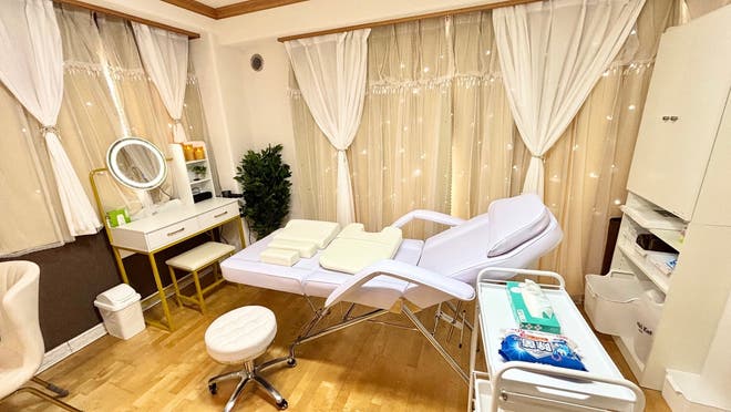 神戸三宮駅徒歩5分!1日7,980円~ エステ・マッサージ・整体・ネイル等🛀エステ&マッサージベッド計2台設置‼の写真3