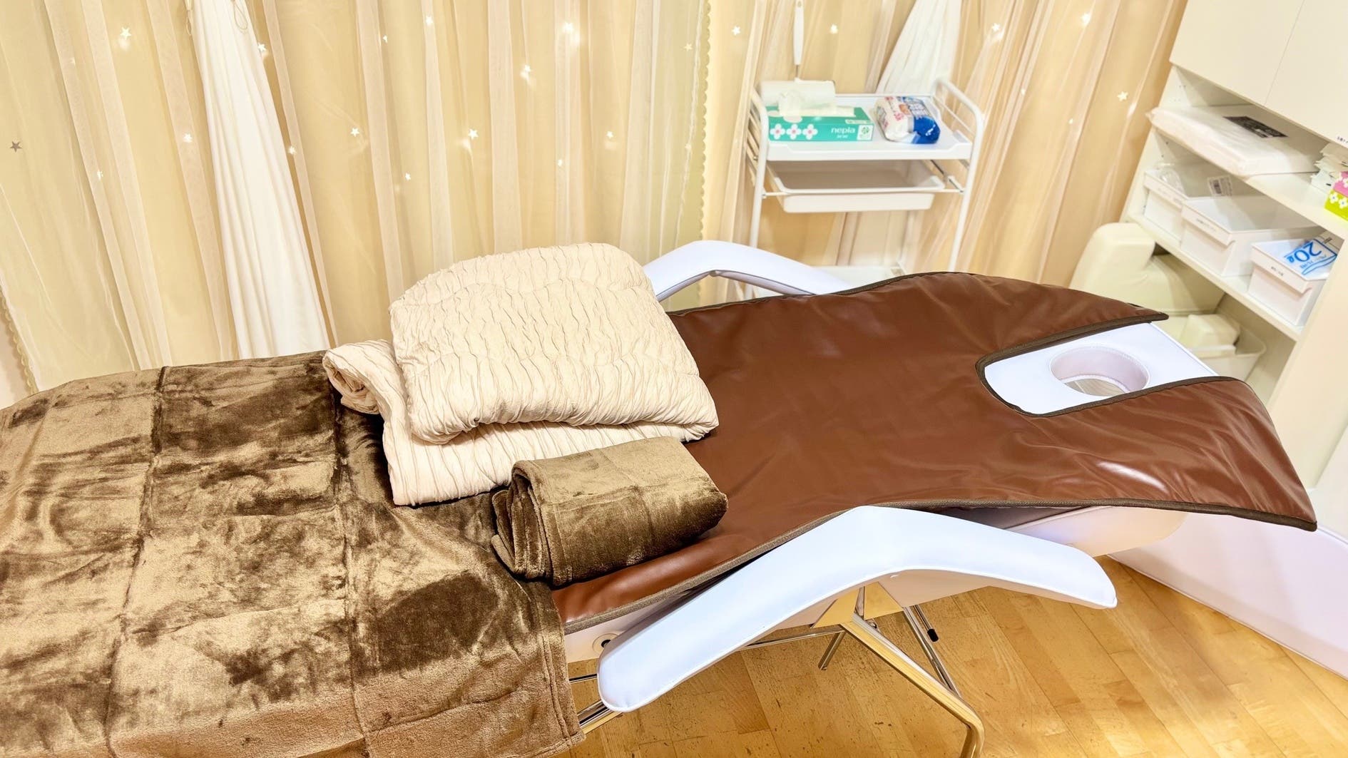 神戸三宮駅徒歩５分！1日7,980円～ エステ・マッサージ・整体・ネイル等🛀エステ&マッサージベッド計２台設置‼の写真8