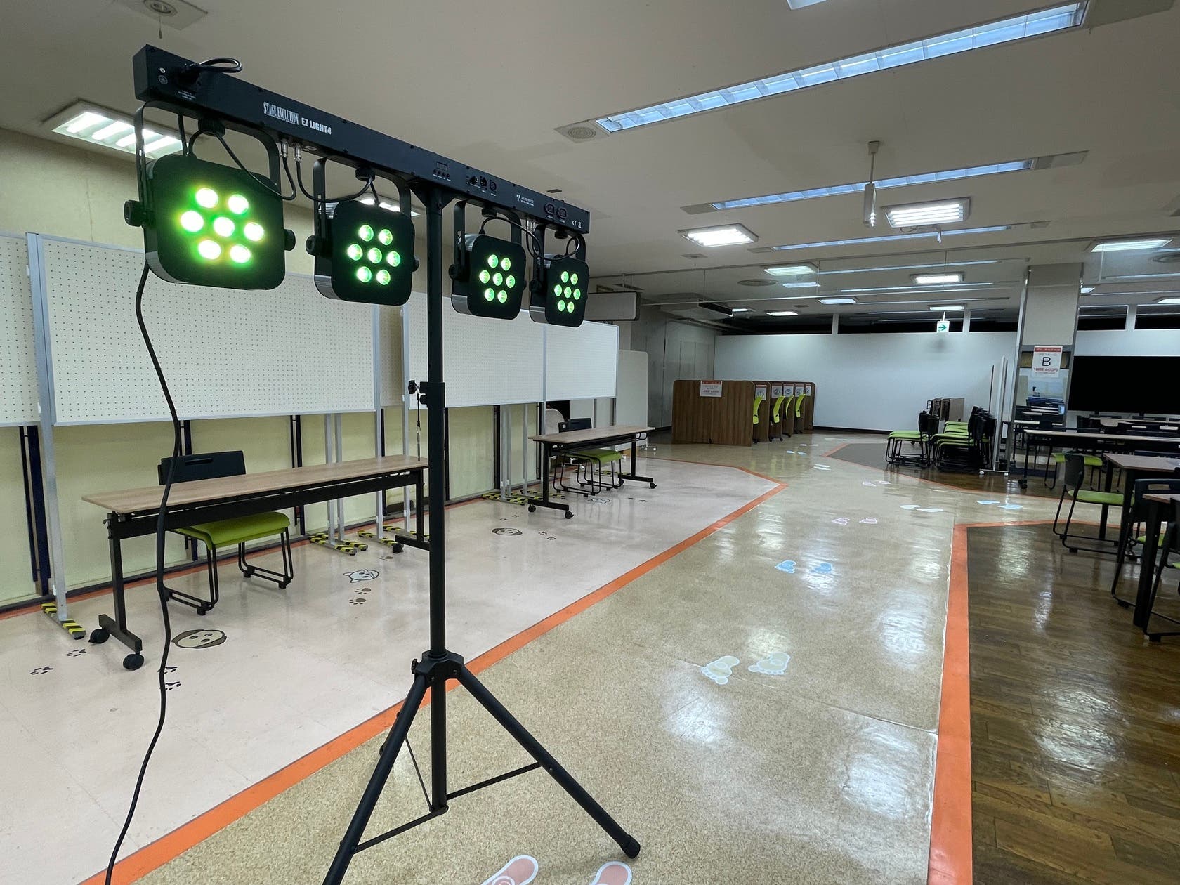 イベントステージ付き ワンフロア約700平米の多目的スペースの写真9