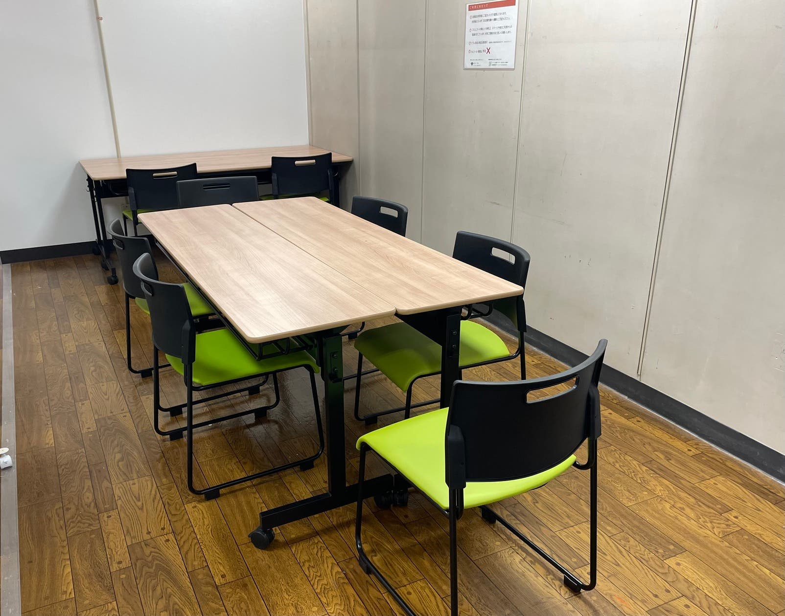 イベントステージ付き ワンフロア約700平米の多目的スペースの写真7