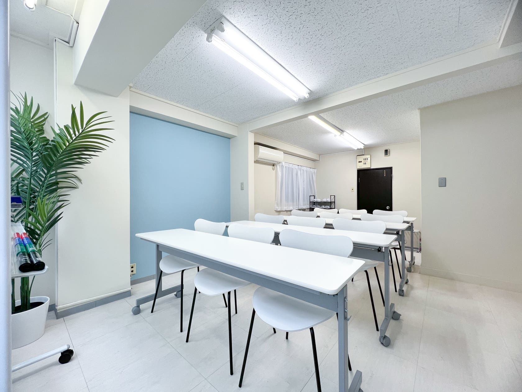 三越前駅徒歩3分！駅に近いスペース♪会議、アルコール可、ボードゲームなどで利用可能！WIFI、プロジェクター等無料！光回線の写真6