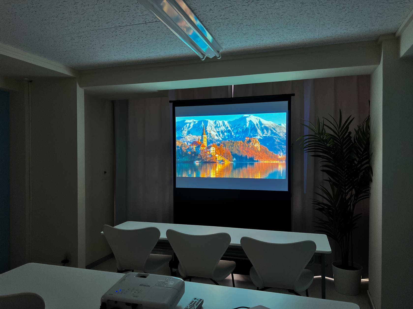 三越前駅徒歩3分！駅に近いスペース♪会議、アルコール可、ボードゲームなどで利用可能！WIFI、プロジェクター等無料！光回線の写真8