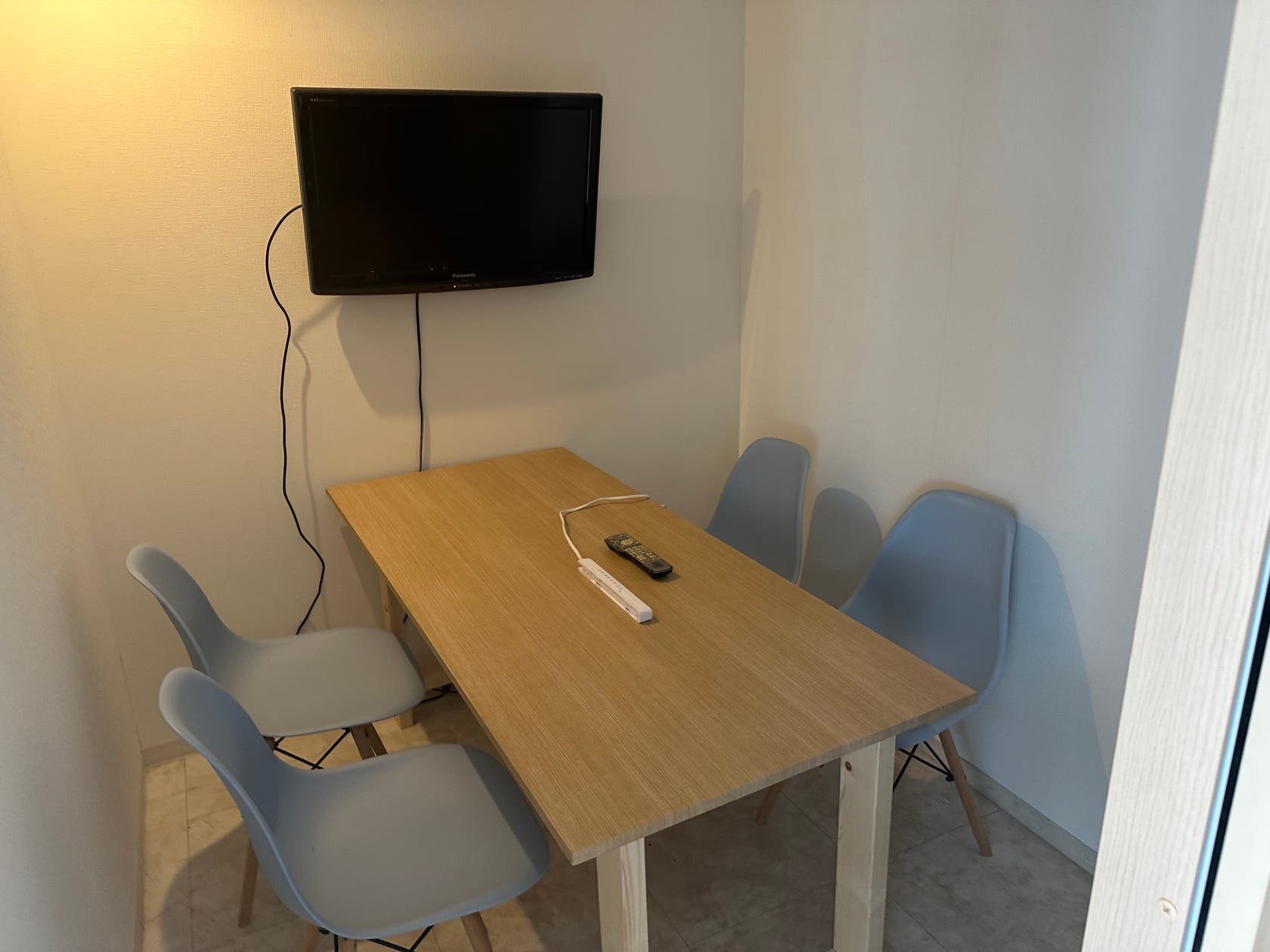 【岩見沢 by エヌコロン】 ミーティングスペースA（〜4人まで）の写真5