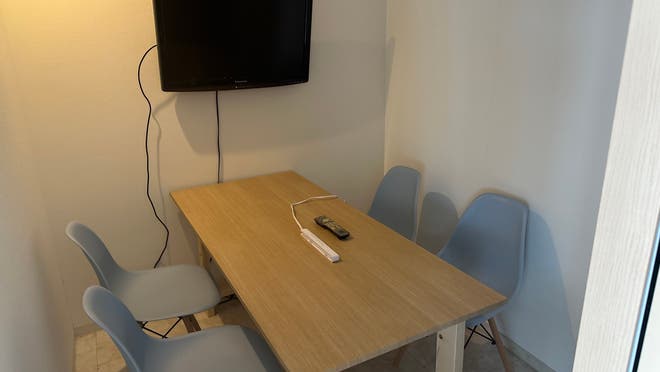 【岩見沢 by エヌコロン】 ミーティングスペースB(〜4人まで)の写真1