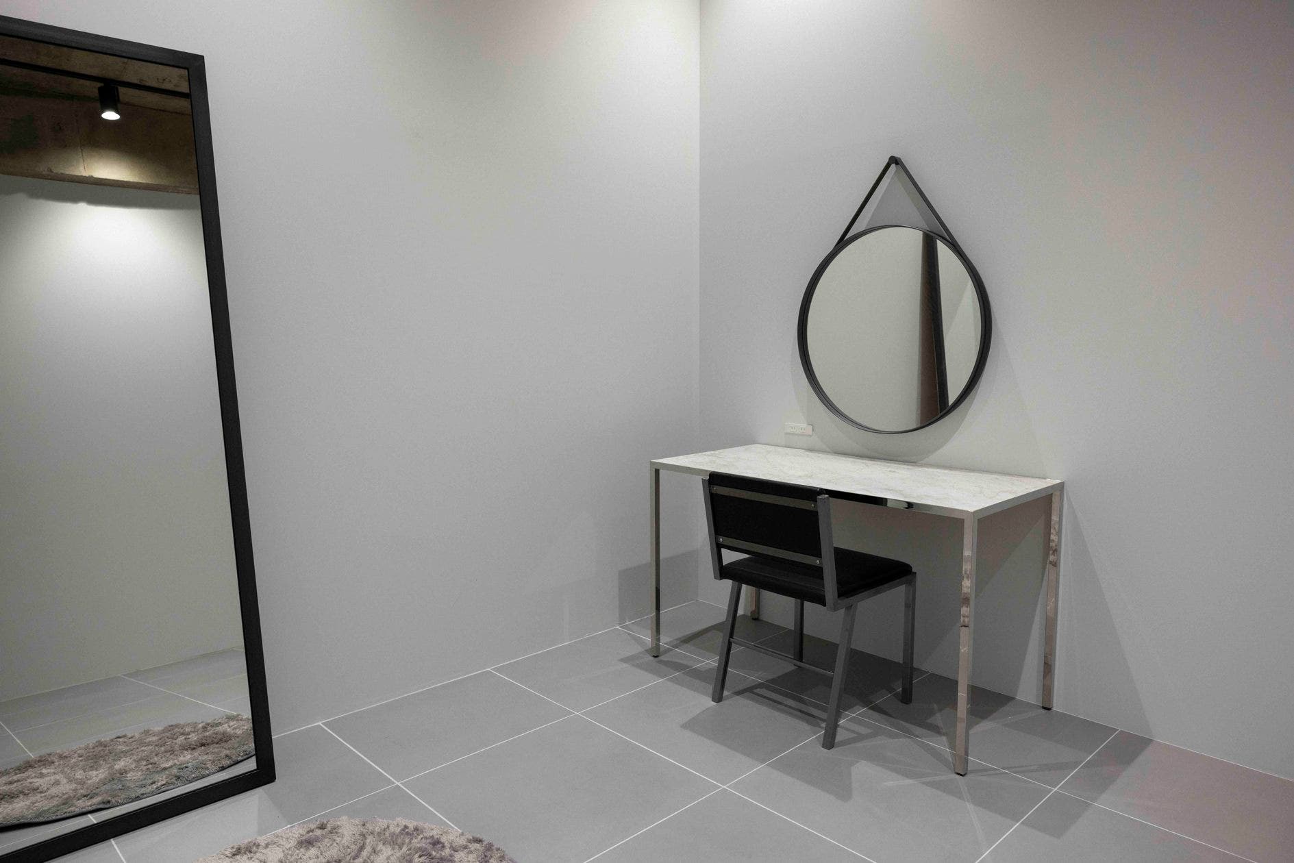 【栄駅10分】ポップアップストアや展示会に最適なグレーを基調とした100㎡以上あるレンタルスペースの写真9