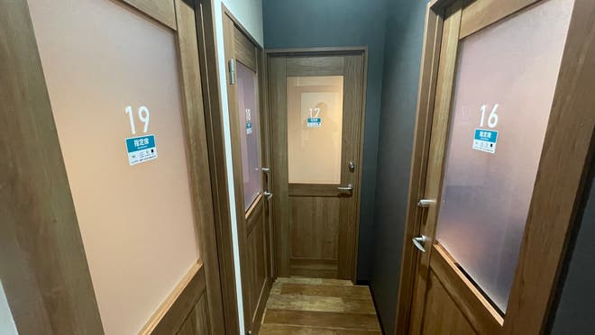 【池袋駅から徒歩1分】モニター・フリードリンク付き1名個室(ブース1)※予約時間前は入室不可の写真8